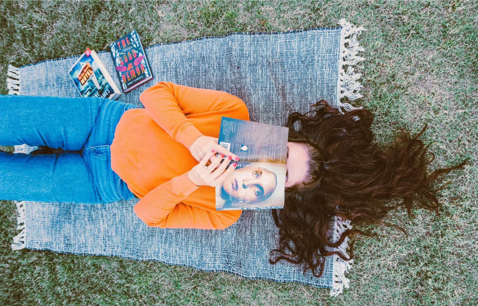 Let's Get Cozy & Read: October Book Club Picks + Giveaway - Simply Taralynn